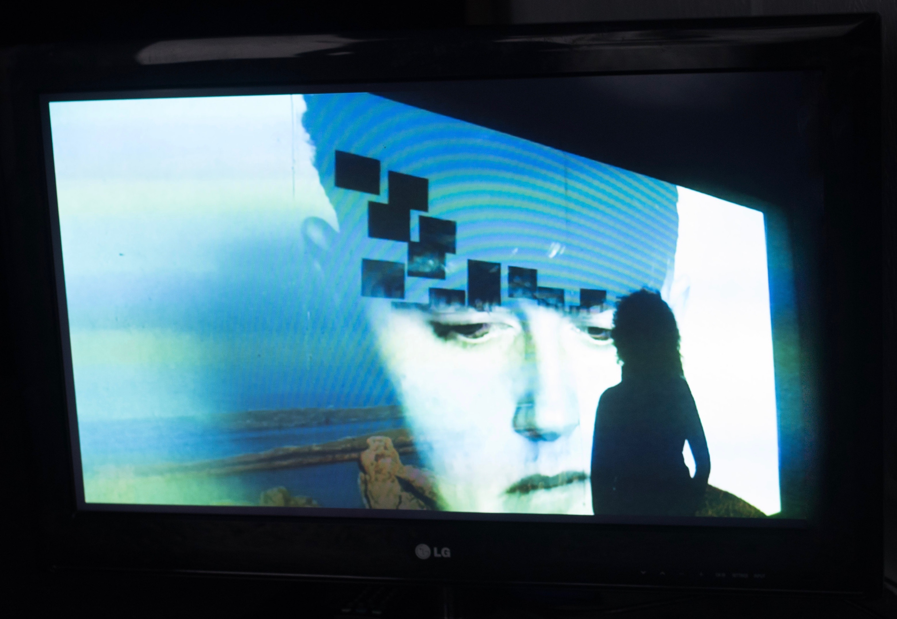 DIGITAL ENCLOSURE.Where is your digital shadow? – Fiona Hayes Art